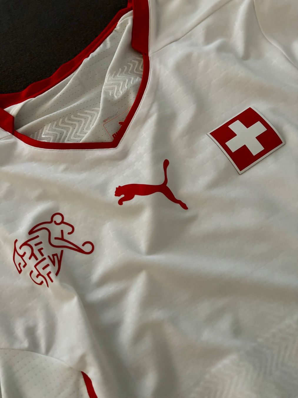 SCHWEIZER NATI TRIKOT PUMA FUSSBALL SHAQIRI XHAKA AKANJI (Neuf avec ...