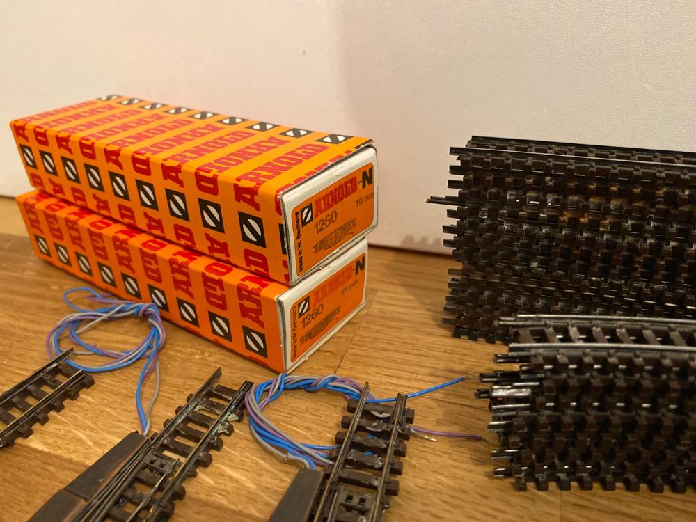 Arnold Div. Gleise,Weichen und Entkuppelgleis (Gebraucht) in ...