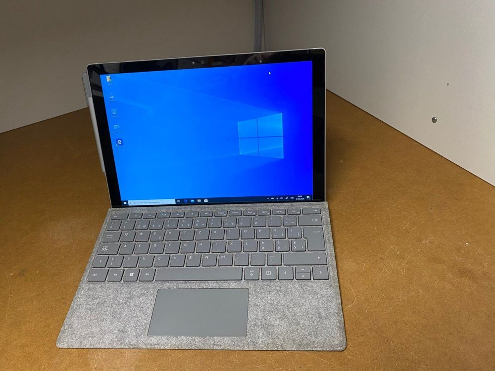 Microsoft Surface Pro 4 i7 (Gebraucht) in Zürich für CHF 699 – mit Lieferung auf Ricardo kaufen