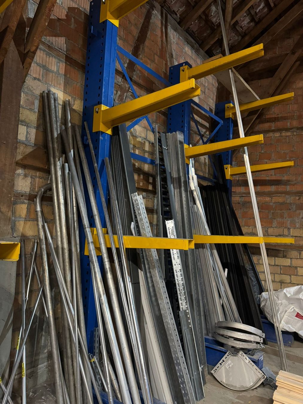 Kragarmregal 4 m – 700 kg/Arm (D'occasion) à Bazenheid pour CHF 750 ...