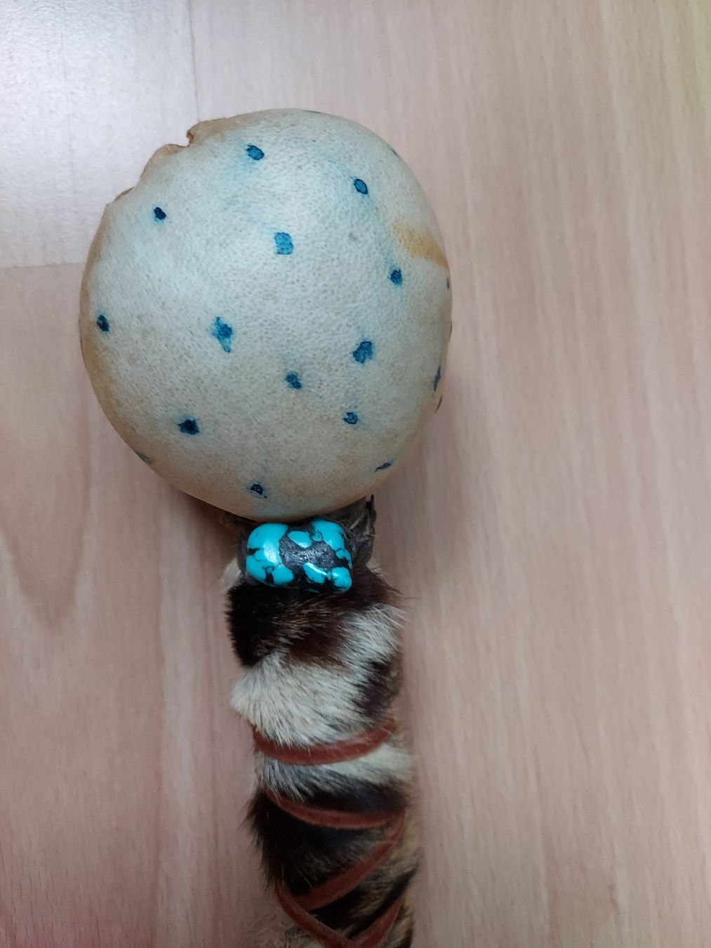 Rassel Schamanisch mit Jaguarfell (Neu (gemäss Beschreibung)) in ...