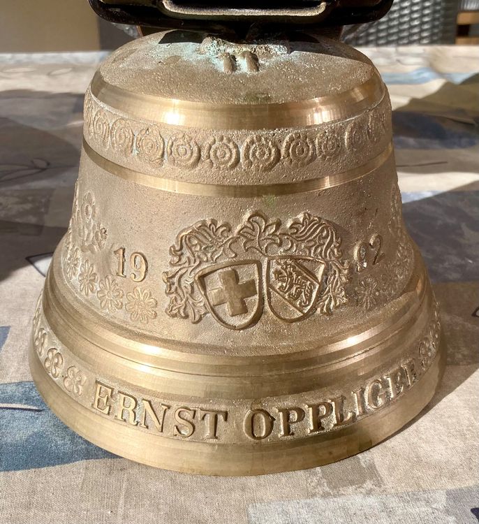 Glocke neuwertig mit Lederriemen 18 cm Gusset Uetendorf 1992 (Gebraucht ...