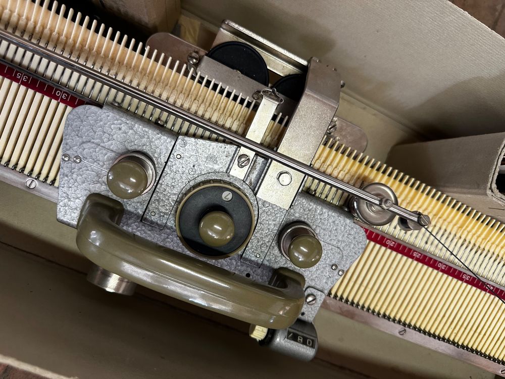 Strick Maschine familia, Antik Vintage Werkzeug Räumung (Gebraucht) in ...