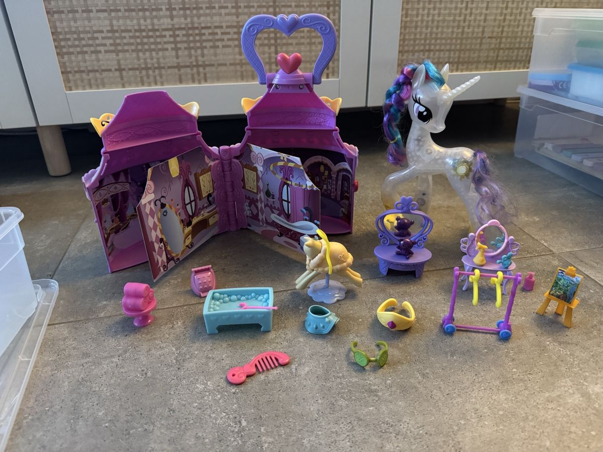 My Little Pony Collection - Includes Castle and Ponies (Gebraucht) in ...
