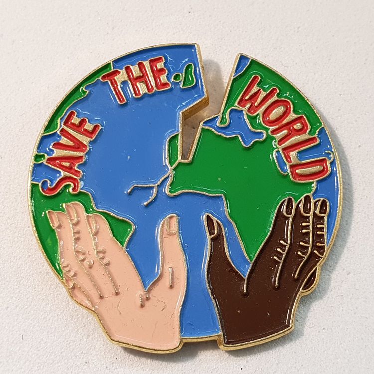 Z877 - Pin Save the World (Gebraucht) in Reinach BL für CHF 2 – mit Lieferung auf Ricardo kaufen