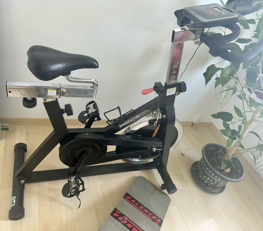 Spinningvelo Heimtrainer Hausfahrrad Indoor-Rennrad | Kaufen auf Ricardo