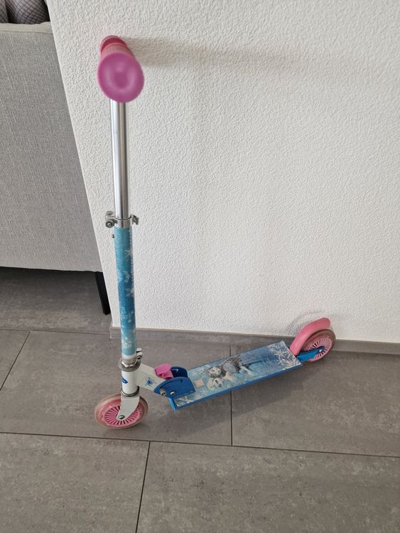 Scooter Trottinett Anna & Elsa (Gebraucht) in Wilen b. Wollerau für CHF 9 – nur Abholung auf ...
