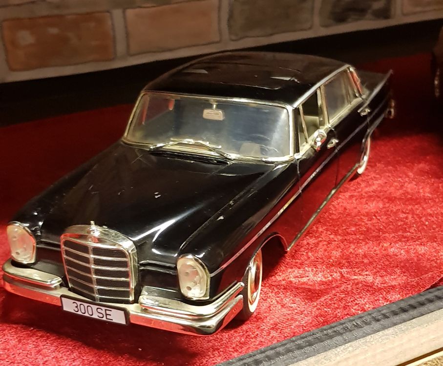 Mercedes-Benz Set mit 5 Modellen. 500 K, 300 SL, SSK, 300 SE (Defekt ...