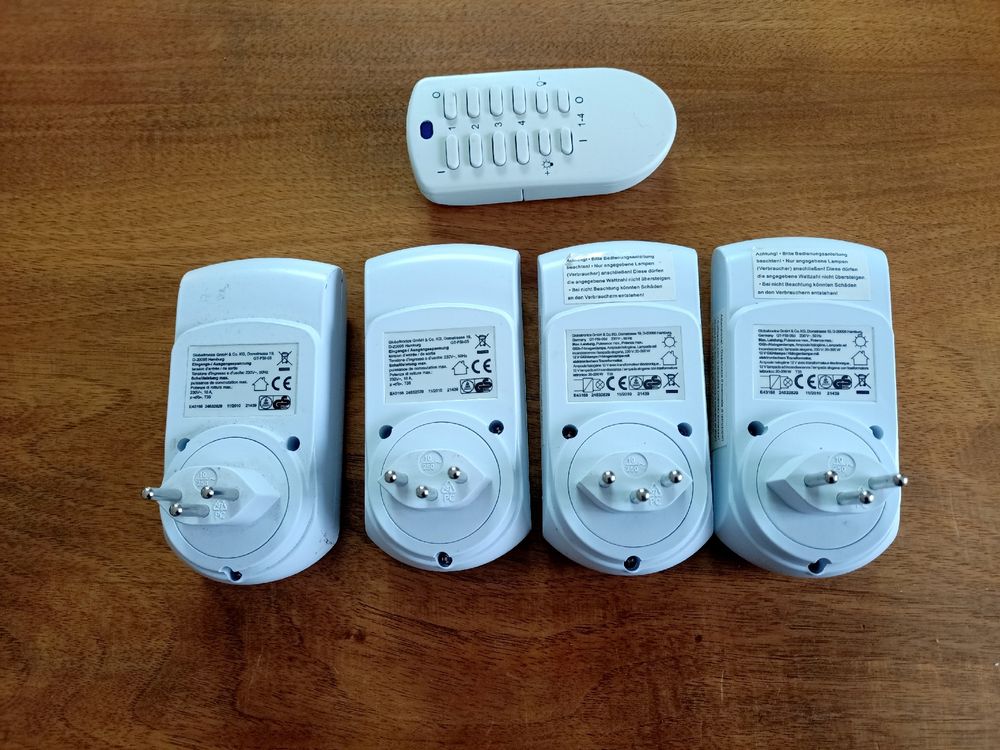 Funkschalter mit 4 Steckdosen und Fernbedienung 2 Dimmbar (Gebraucht) in Flamatt für CHF 10 ...