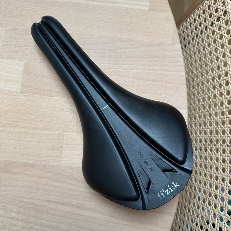 Fizik Antares R3 Versus Evo Sattel mit Kium Schienen schwarz | Kaufen auf Ricardo