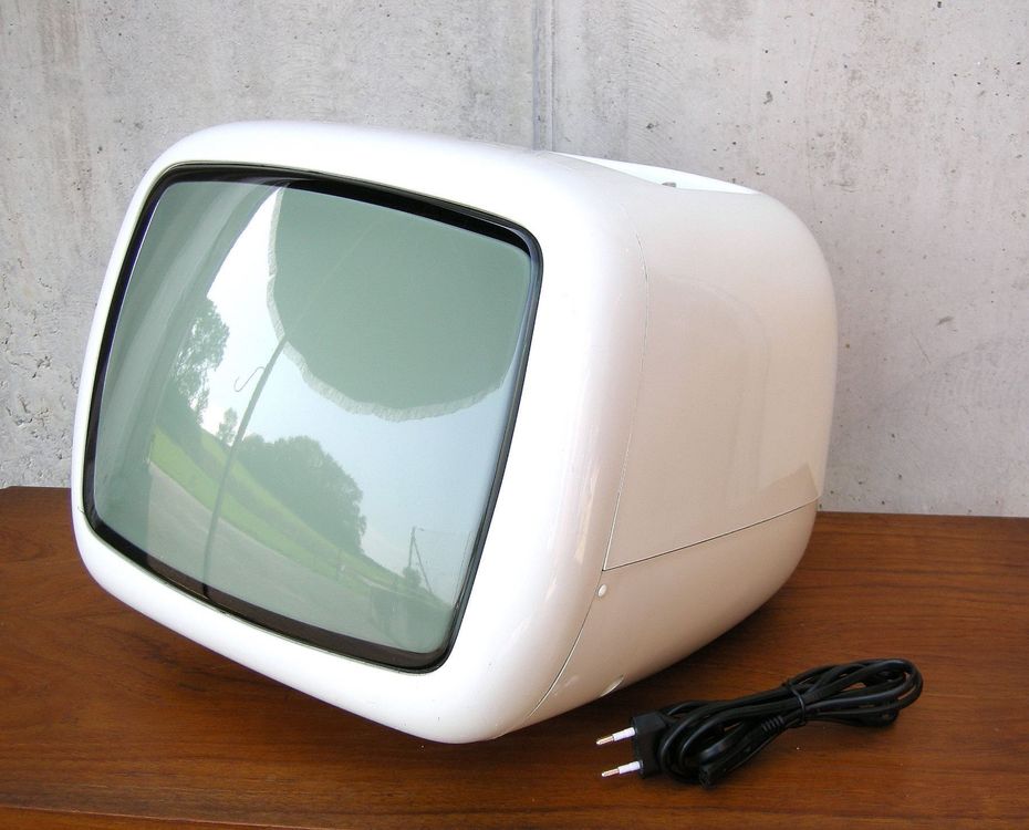 MINITESLA S/W FERNSEHER (4156AB). (Defekt) in Grandcour für CHF 120 ...