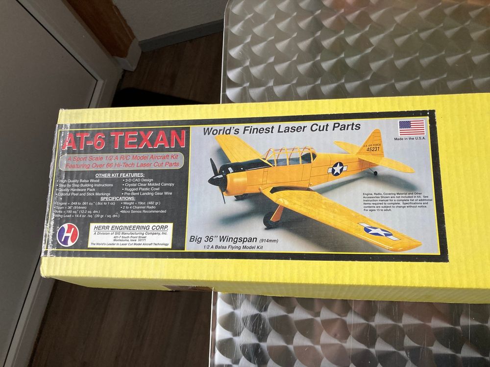 Herr AT-6 Texan RC- Holzbausatz mit Motor, Servo's + Folie (Neu (gemäss Beschreibung)) in ...