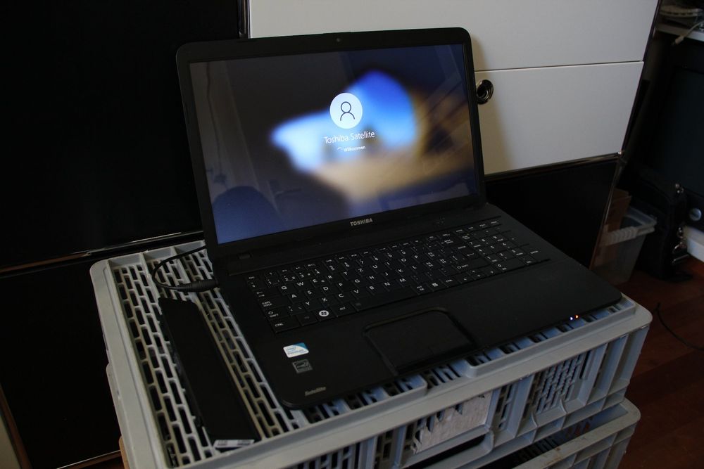 Toshiba Satellite C870 (HDD defekt) (Defekt) in Reinach BL für CHF 30 ...
