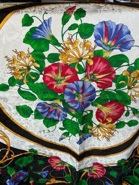 foulard pure soie - Italie 89x89- superbe (D'occasion) à Evilard pour ...