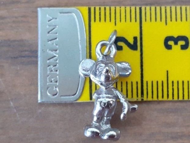 Anhänger Bettelarmband Micky Maus (Gebraucht) in Mörschwil für CHF 33 ...