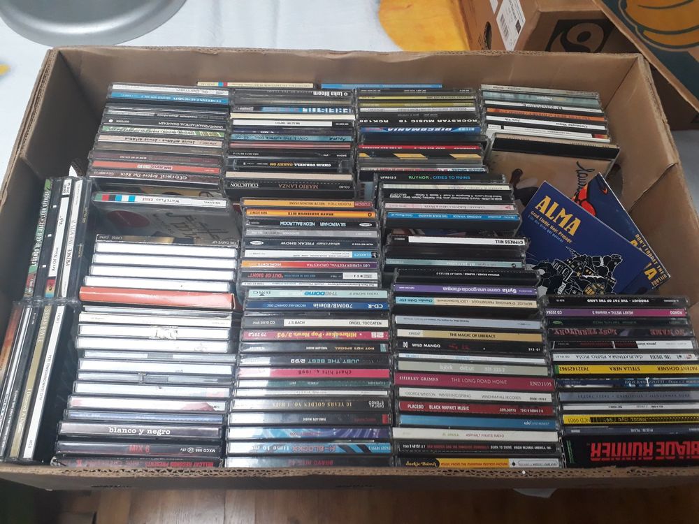 CD Sammlung Rock PoP Hip Hop Klassik 2 Bananenschachteln (Gebraucht) in ...