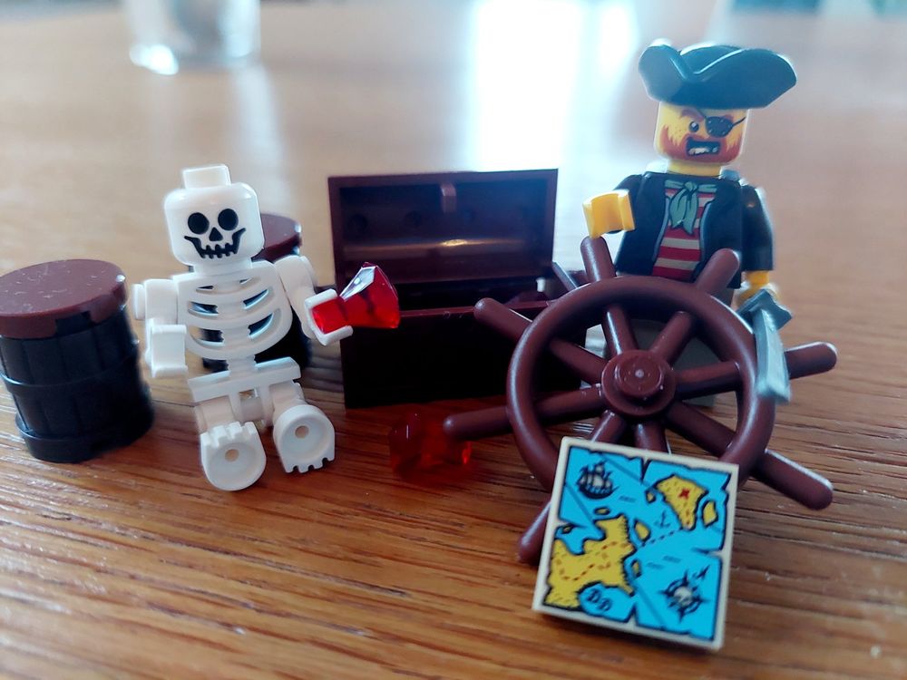 Lego Pirat Schatzkiste Diamanten Skelett Rumfass Schatzkarte | Kaufen ...
