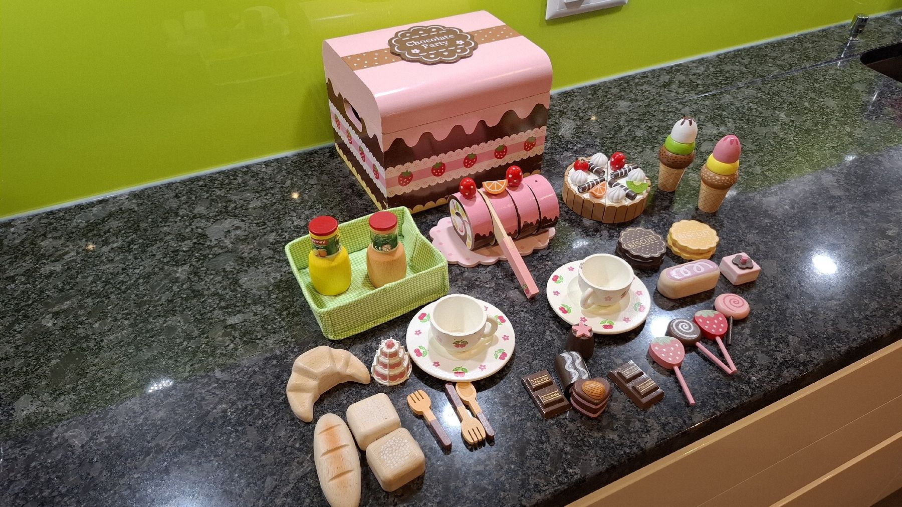 Kinder Confiserie Box aus Holz, perfekt für kleine Bäcker! (Gebraucht ...