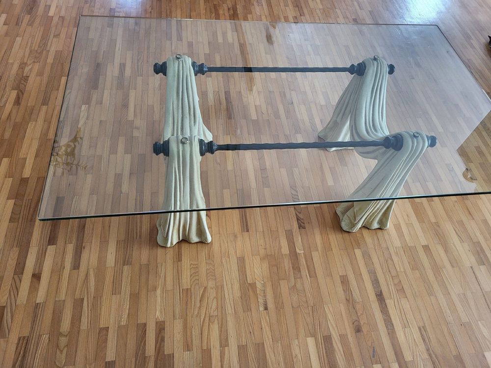 Aussergewöhnlicher Salontisch mit originellem Untergestell (Gebraucht) in Gattikon für CHF 50 ...