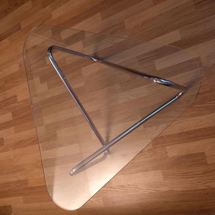 Designer Glastisch (finales Angebot) | Kaufen auf Ricardo Designer Glastisch (finales Angebot) | Kaufen auf Ricardo