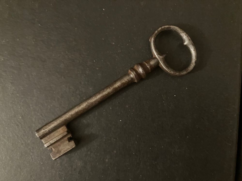 Belle clé ancienne, long. 12,5 cm (Gebraucht) in Le Grand-Saconnex für ...