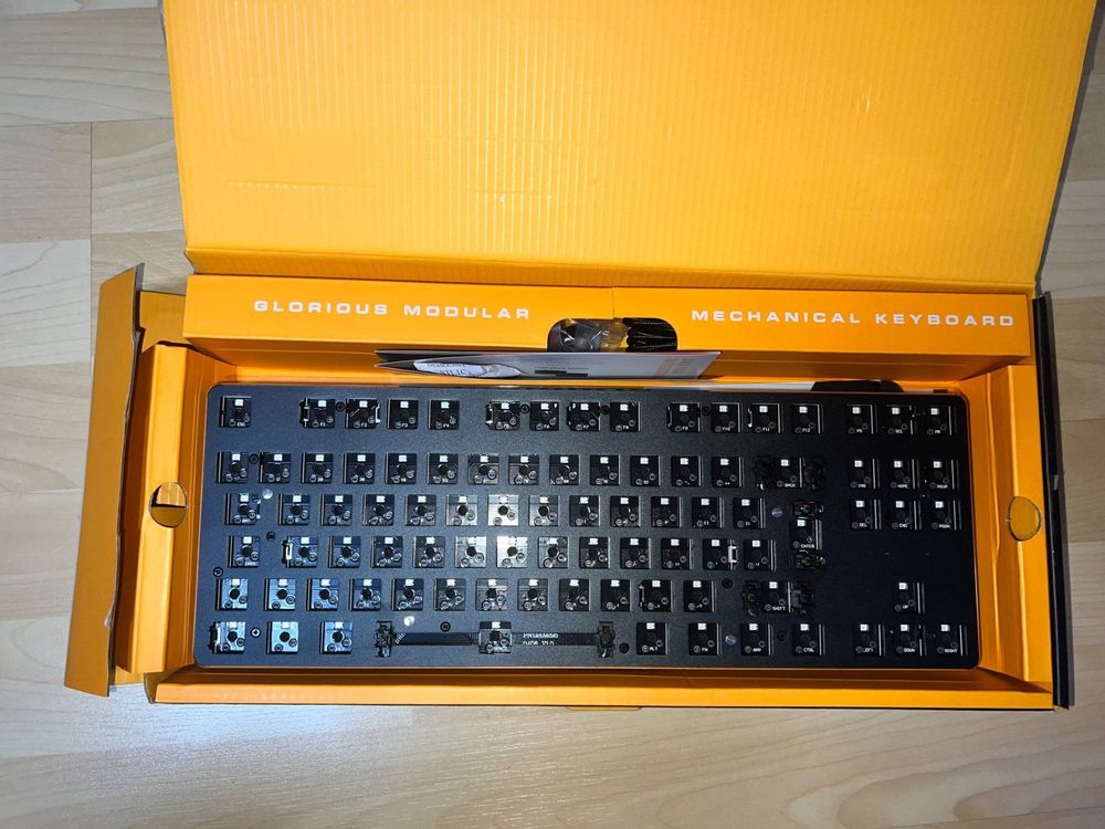 Glorious GMMK Tenkeyless RGB Mechanical Gaming Keyboard (Neu (gemäss ...