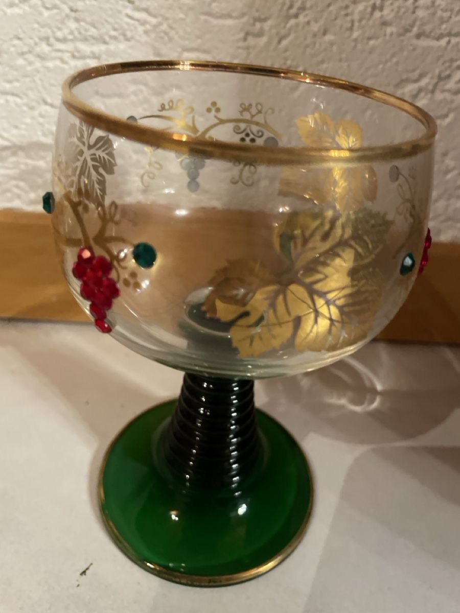 Exklusives Römerglas, verziert mit Gold und Edelsteinen (Gebraucht) in ...