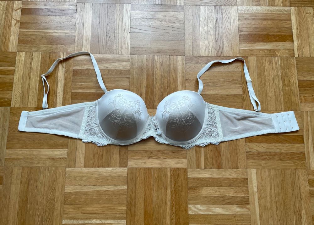 Triumph BH Gr. 85C NP. 120 (Neu (gemäss Beschreibung)) in Rüfenacht für CHF 35 – mit Lieferung ...