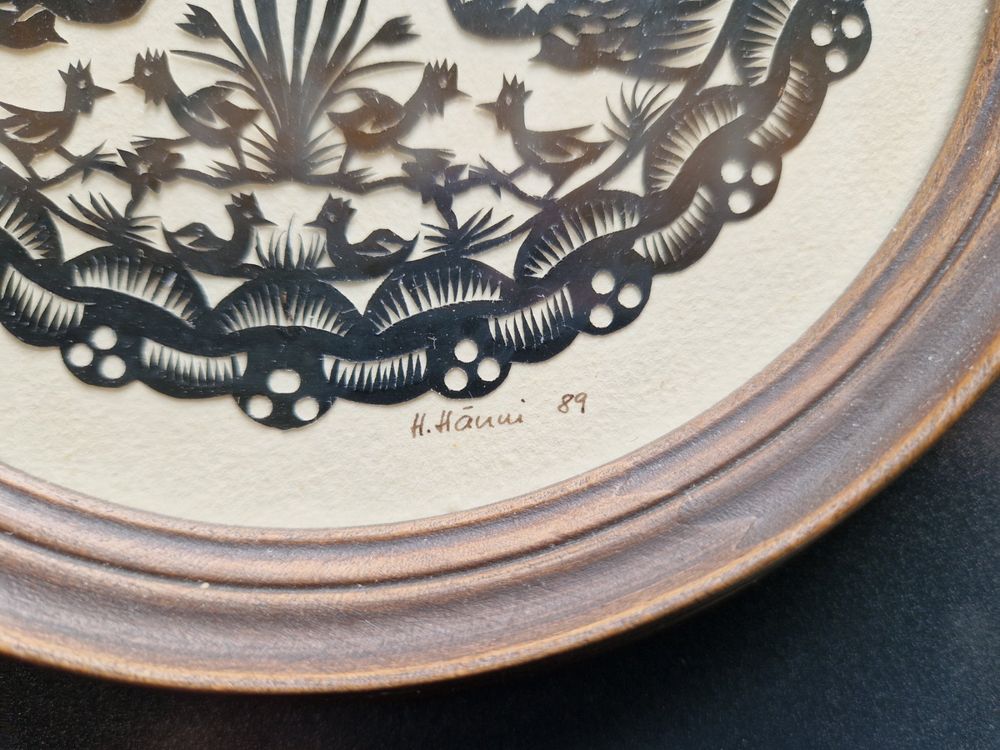 Scherenschnitt von H. Hänni 1989 Hahn und Hühner (Gebraucht) in ...