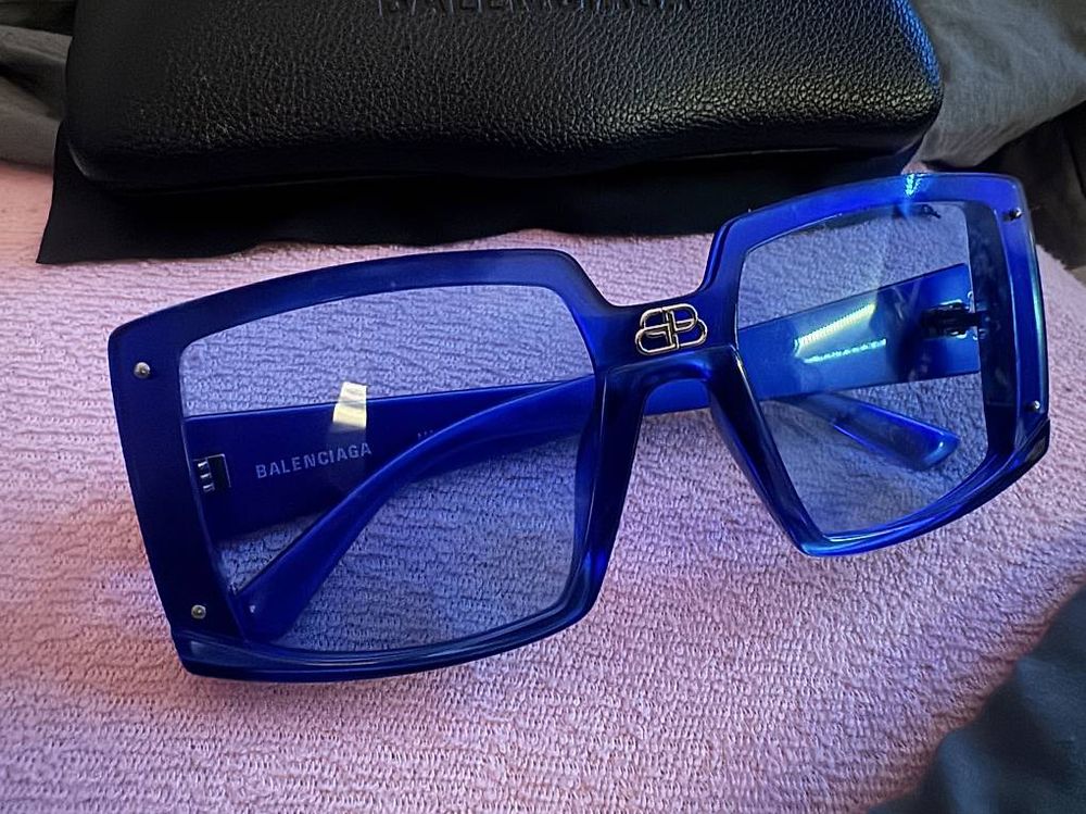 Lunette balenciaga (D'occasion) à Marin-Epagnier pour CHF 200 – retrait ...