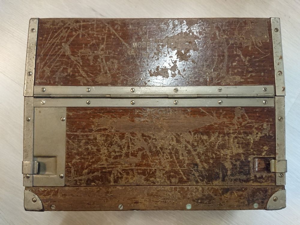 Ancien Téléphone Militaire De Campagne 1932 Gebraucht In Riaz Für Chf