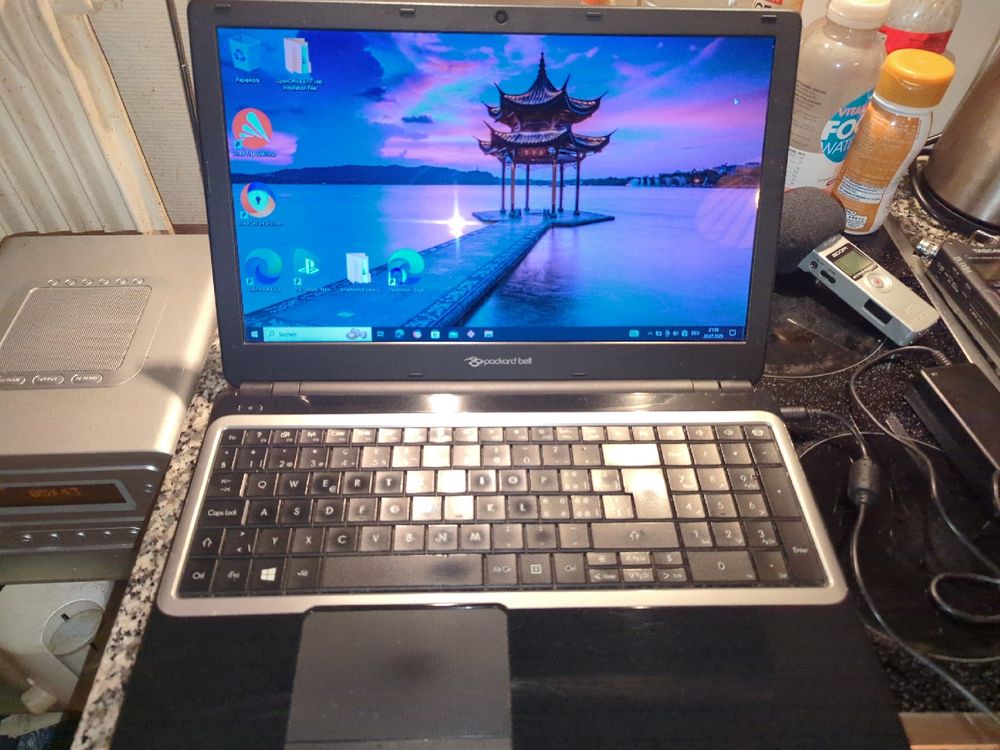 Packard Bell 15,6 laptop 💻 SSD 250GB 4gb ram (Gebraucht) in Basel für ...