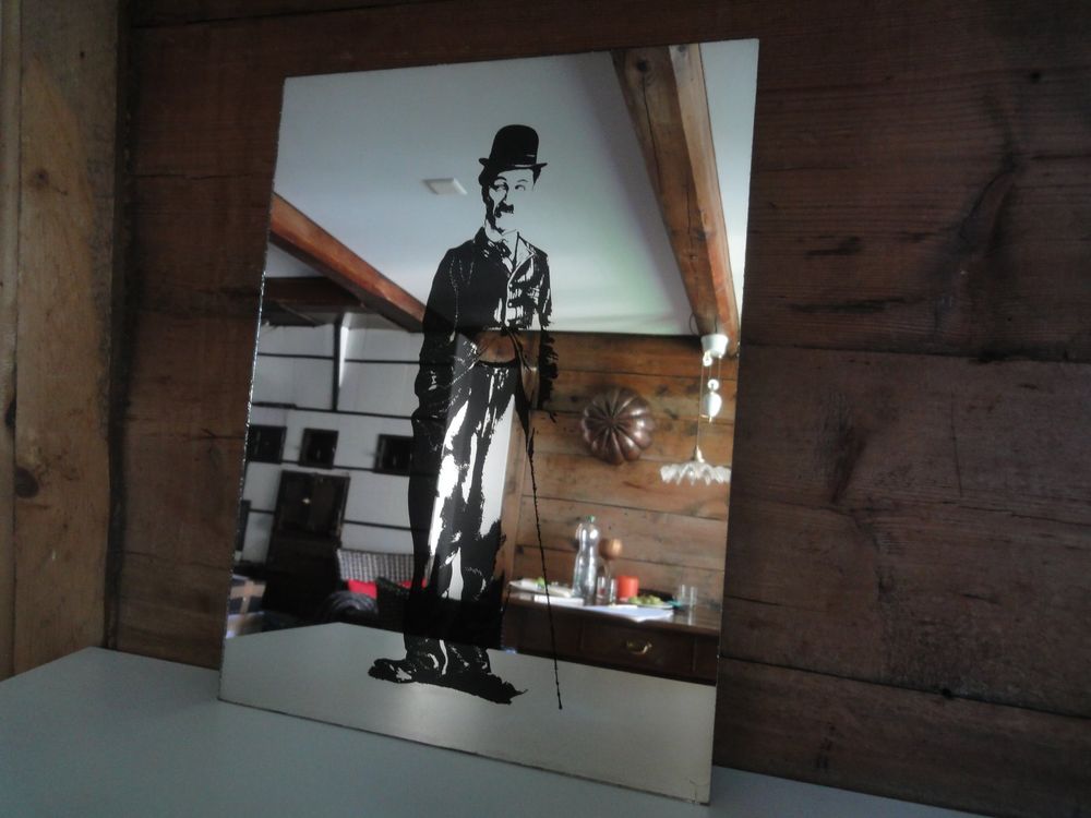 Spiegel mit Bild von Charlie Chaplin | Kaufen auf Ricardo