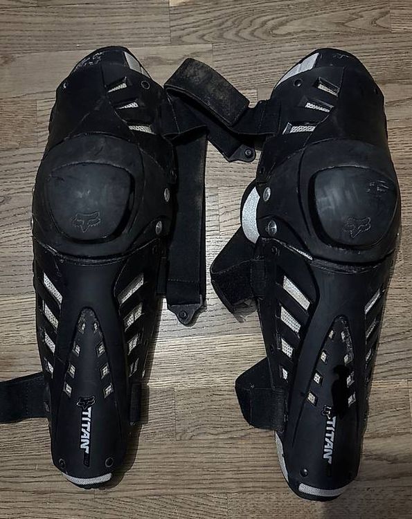 Protection genou fox titan pro (D'occasion) à Sion pour CHF 5 – retrait ...