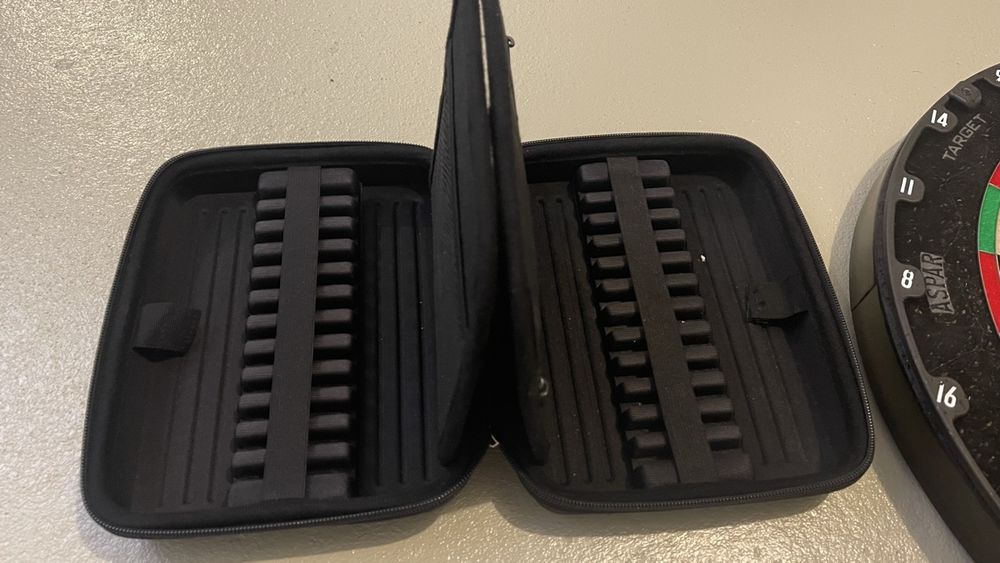 Dart Set Target Aspar, inkl. Board und Zubehör, Neu! (Gebraucht) in ...