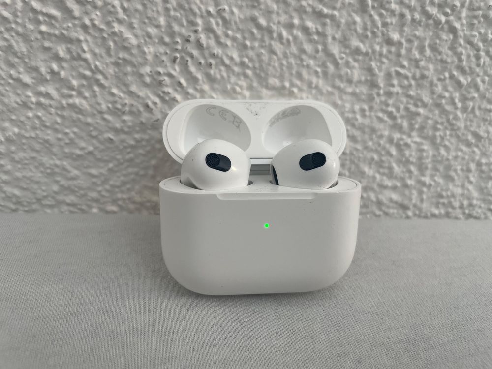 Apple AirPods 3. Generation - Modell A2566, MagSafe (Gebraucht) in ...