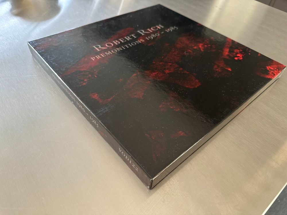 ROBERT RICH BOX 4LPS PREMONITIONS 1980 - 1985 - VOD 122 (Neu (gemäss Beschreibung)) in Sion für ...