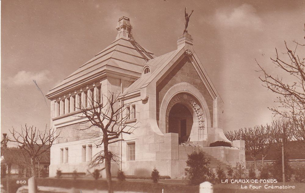 La Chaux-de-Fonds - Le four crématoire 1929 (Gebraucht) in Orvin für CHF 3.5 – mit Lieferung auf ...