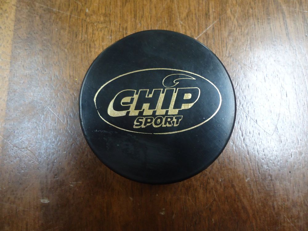 Puck de hockey - Chip sport (Gebraucht) in Vessy für CHF 1 – mit ...