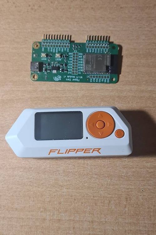 Flipper Zero + Wifi Dev Board (Gebraucht) in Seftigen für CHF 160 – mit ...