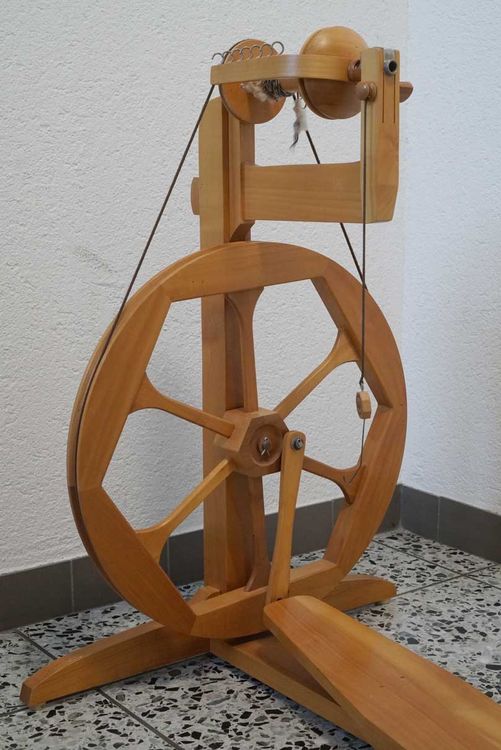 Spinnrad mit Einzel-Wiegetritt von Humanus-Haus (Gebraucht) in ...