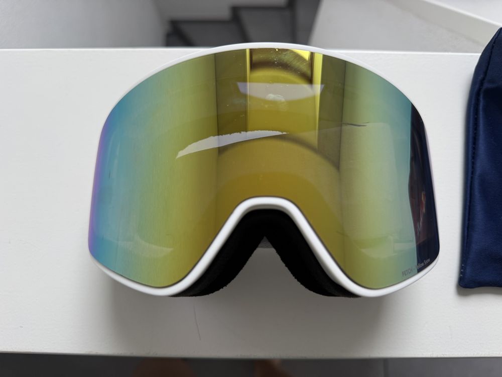 Red Bull Skibrille weisses Band und Blau-Gelb Brille (Gebraucht) in ...