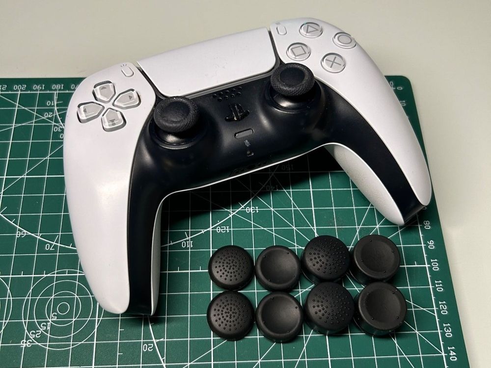 8er Set Controller Grips / Noppen (Black) (Neu (gemäss Beschreibung ...
