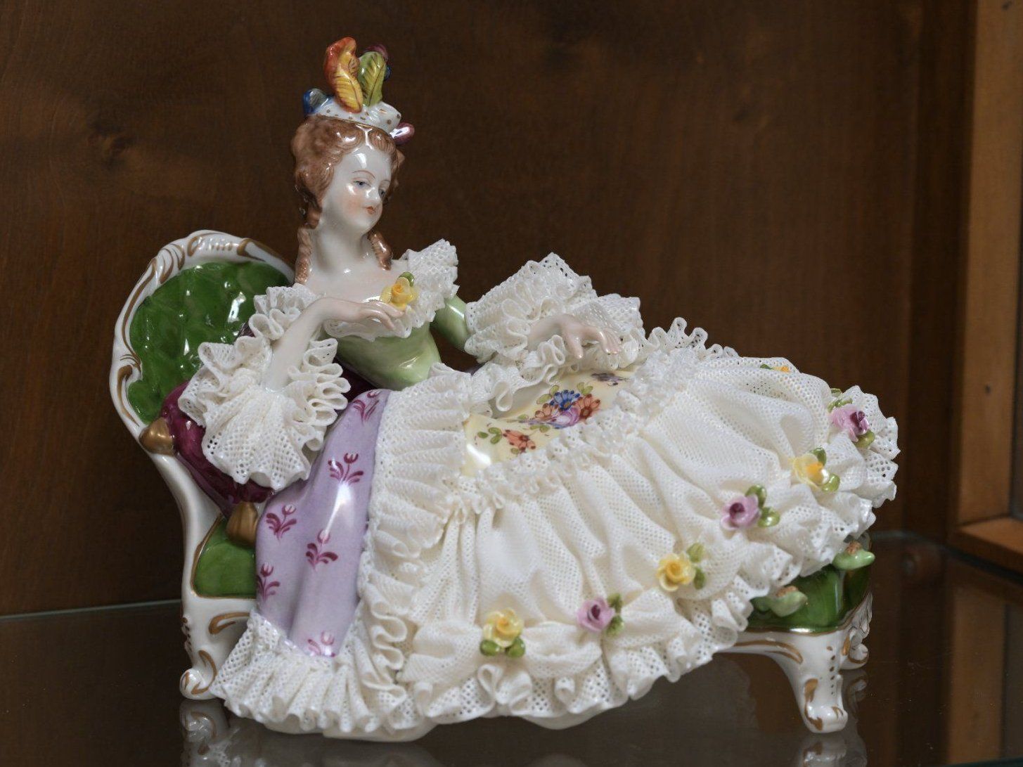 Antike Porzellan Figur, Dame auf Sofa, Top Zustand! (Gebraucht) in Beinwil am See für CHF 40 ...