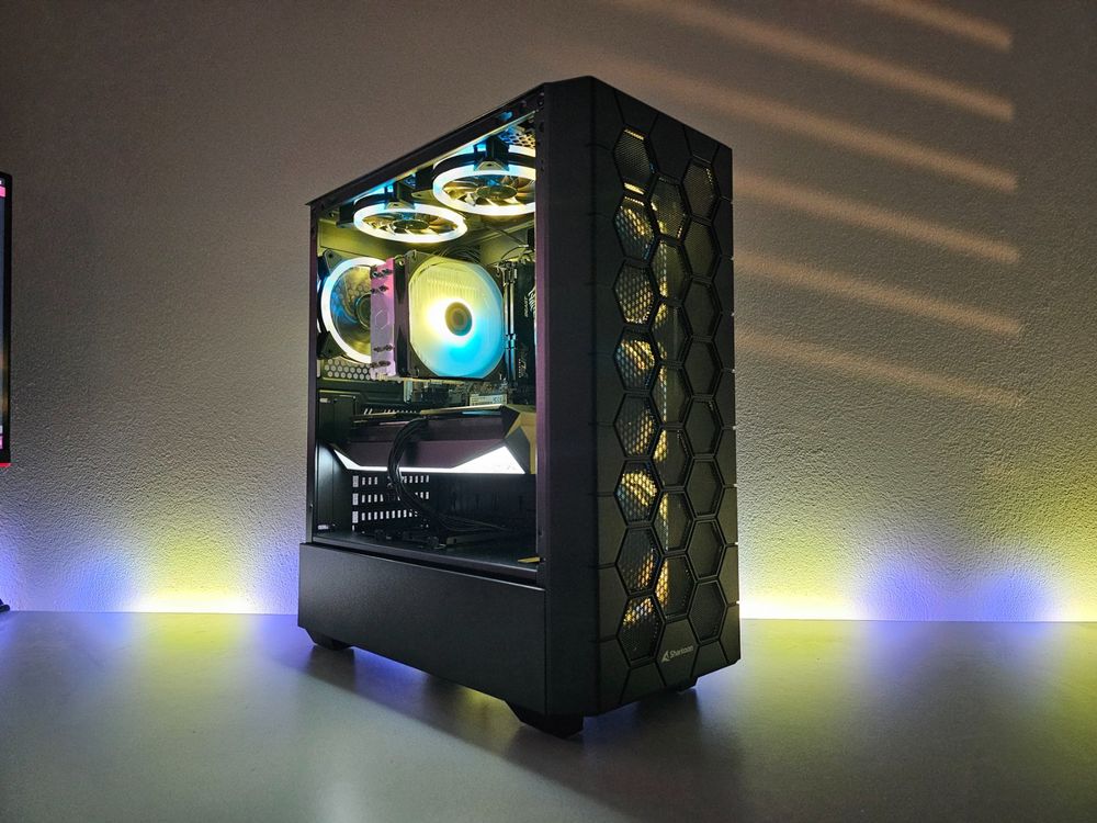 Gaming PC HEXAGON Ryzen 5.4GHz + RX 9060 XT 16GB | 16GB DDR5 (Neu und ...