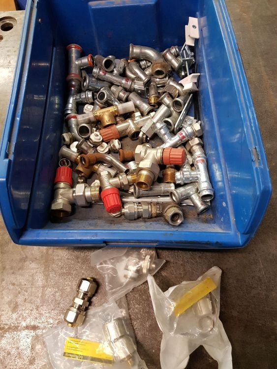 Div. Sanitärmaterial Fitting,Geberit etz (Gebraucht) in Grossdietwil für CHF 110 – mit Lieferung ...