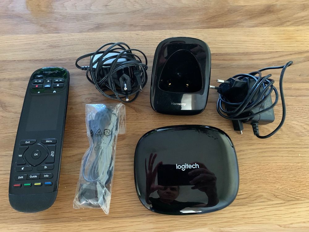 Logitech Harmony Ultimate One inkl. Hub (Gebraucht) in Au ZH für CHF 70 – mit Lieferung auf ...