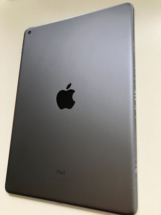 iPad 8.Generation WiFi / 32GB / Model A2270 (Gebraucht) in ...