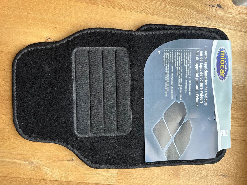 Auto Teppich- Set (Neu und originalverpackt) in Embrach für CHF 10 ...