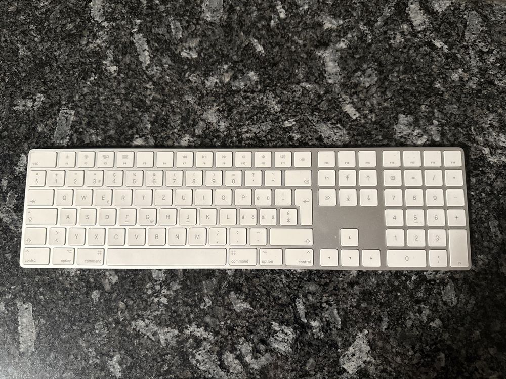 Apple Magic Keyboard ohne Touch ID CH / Top Zustand (Gebraucht) in ...